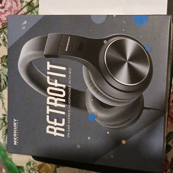 Merkury | Office | Retrofit Mercurys Innovationsstereo Headphones With ...